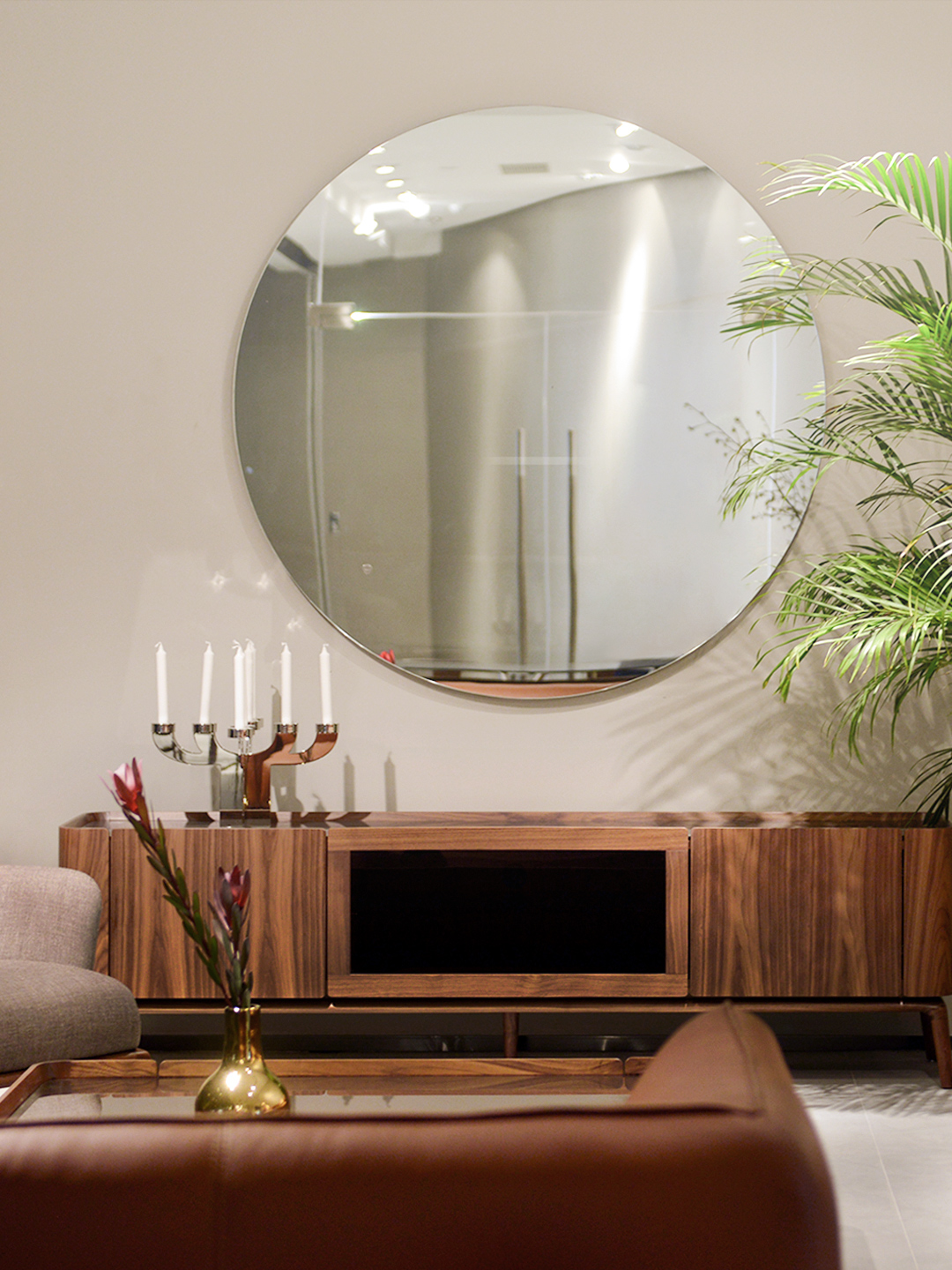 RADISSON TV UNIT – Mexarts Contract